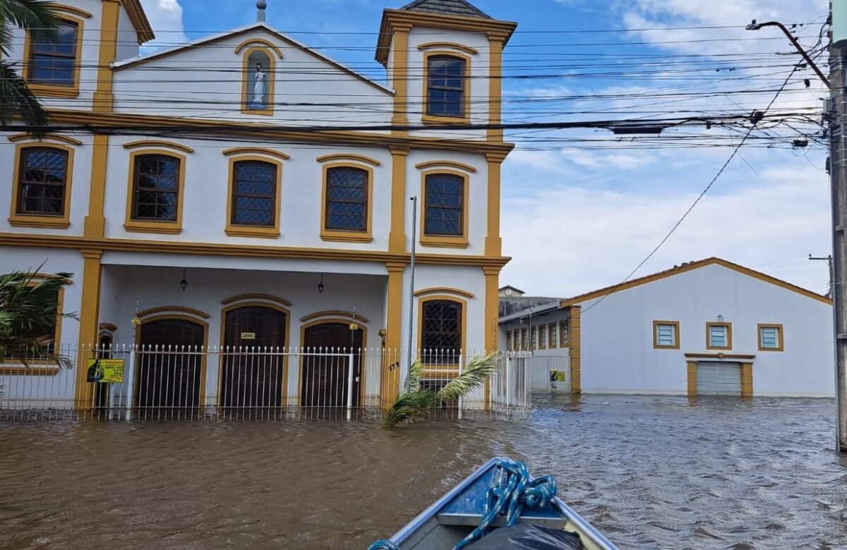 Alagada, igreja de Cachoeirinha mantém apoio à comunidade e incentiva ...